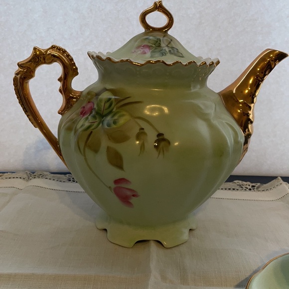Lefton | Kitchen | Vintage Lefton Teapot With 2 Cup And Saucer Sets ...